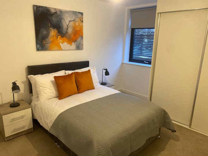 1‑bed Flat With Easy Access To Bath & Bristol - The County Ground