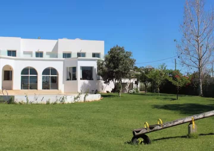 Villa 3- Luxury 5-bed Villa In Souissi Next Golf - Rabat