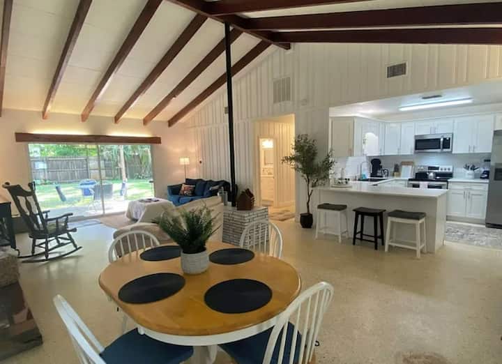 The Little House On Pa - 3 Min Walk To River - Dunnellon, FL