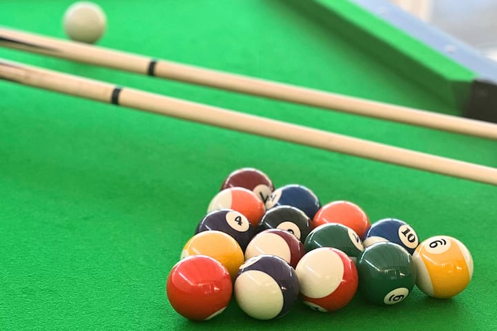 5br Home Sleeps 9-games Room-parking X 4-sky Tv - Cambridge