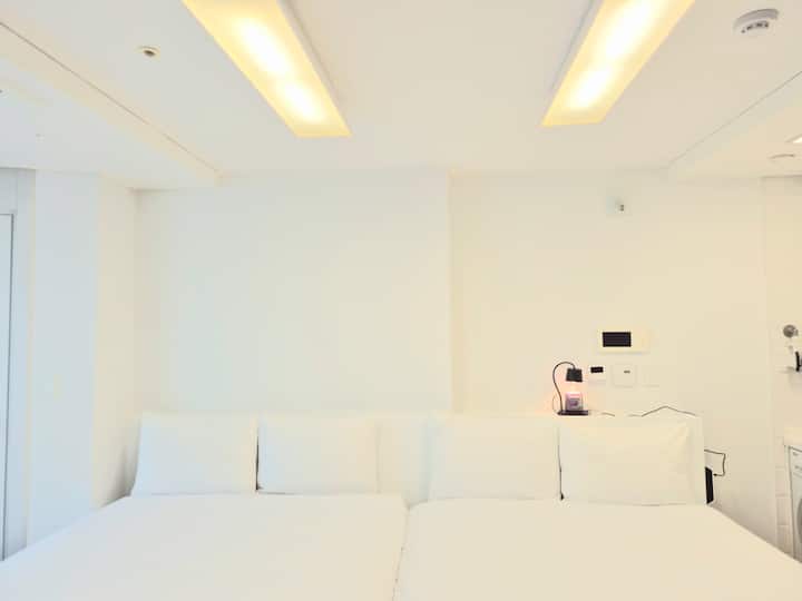 Happy-1-101b(더블-트윈베드) #해운대해변 110m #무료주차 #여행가방보관 - Busan