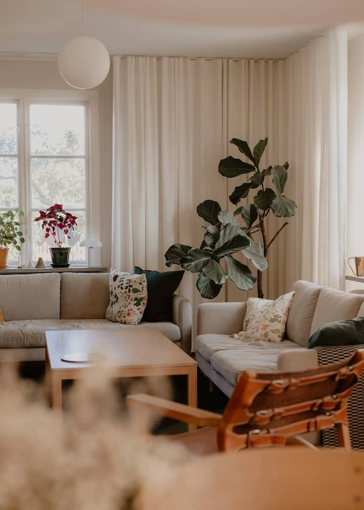 Modern, Familjevänlig Villa Med Mysig Trädgård - Halmstad