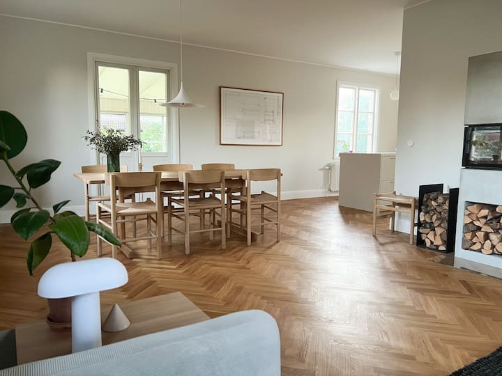Totalrenoverad Villa Med Trädgård I Halmstad - Halmstad