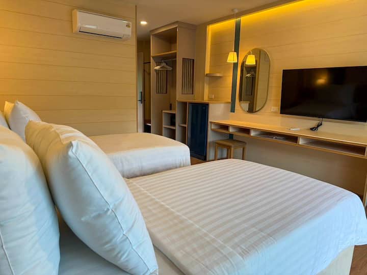 Simple Suits With Restaurant 5 - Koh Tao