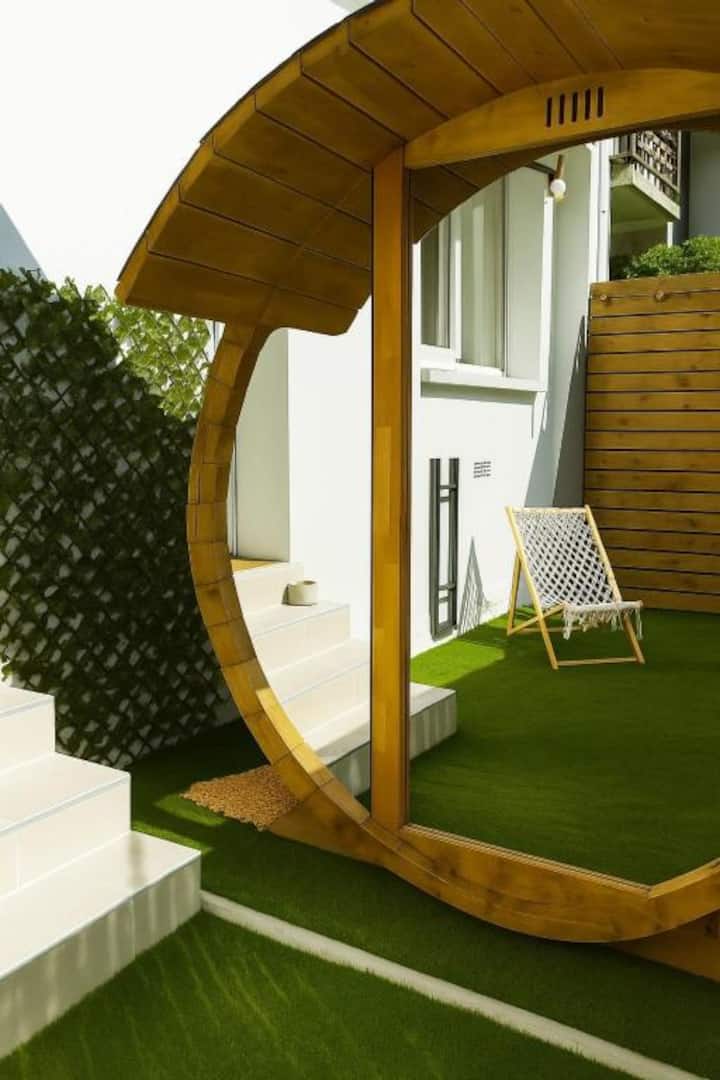 Sauna Extérieur, Balnéo & Parking – L’eden Suite - Lorient