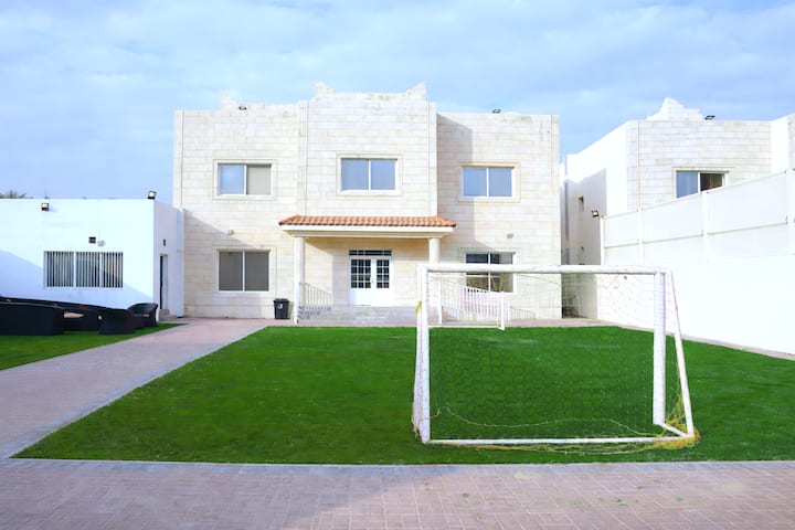 Serene Villa Umm Ebairiya - Qatar
