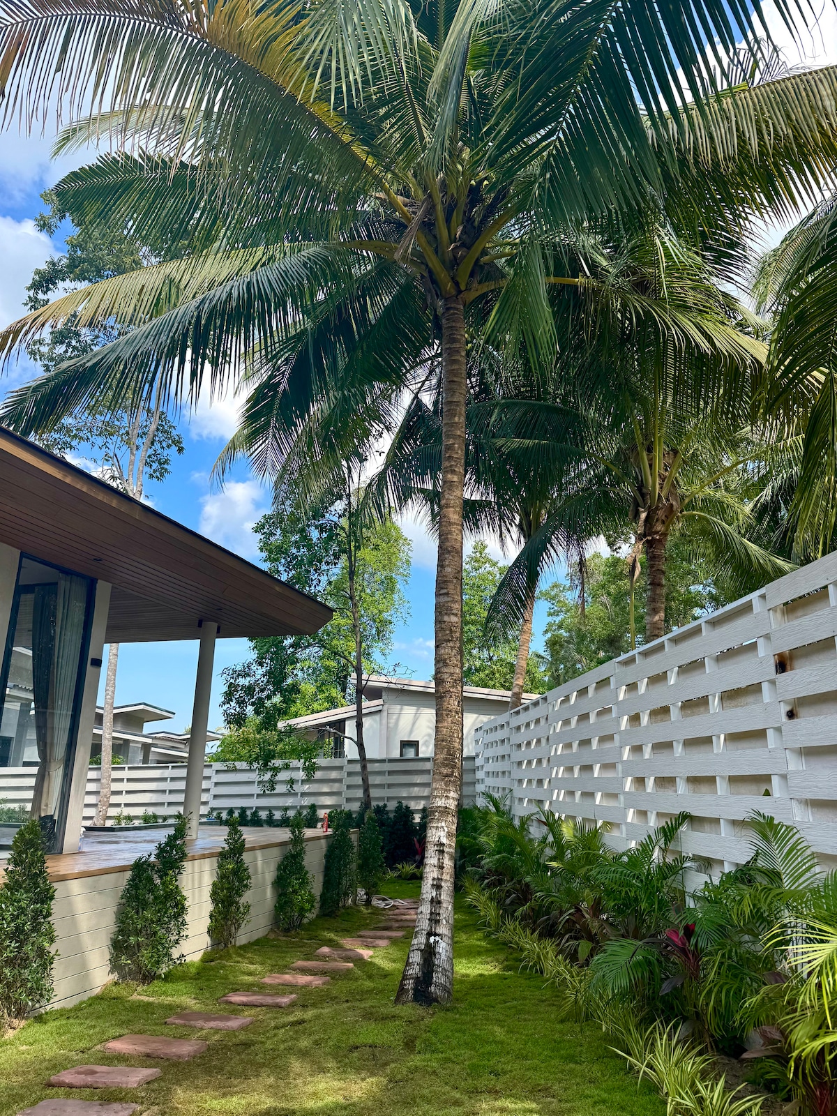 White Lotus Villa · Private Pool · 2BR - Houses for Rent in Ko Pha-ngan ...