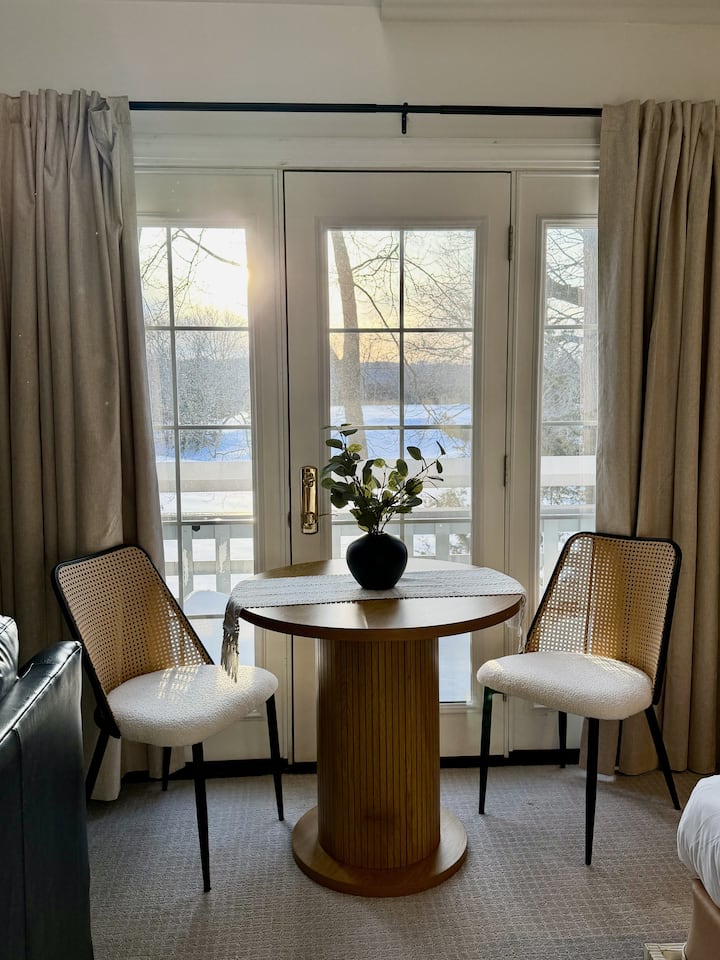 Cozy Spa Villa W/ Golf View Near Mohegan Sun - Norwich, CT