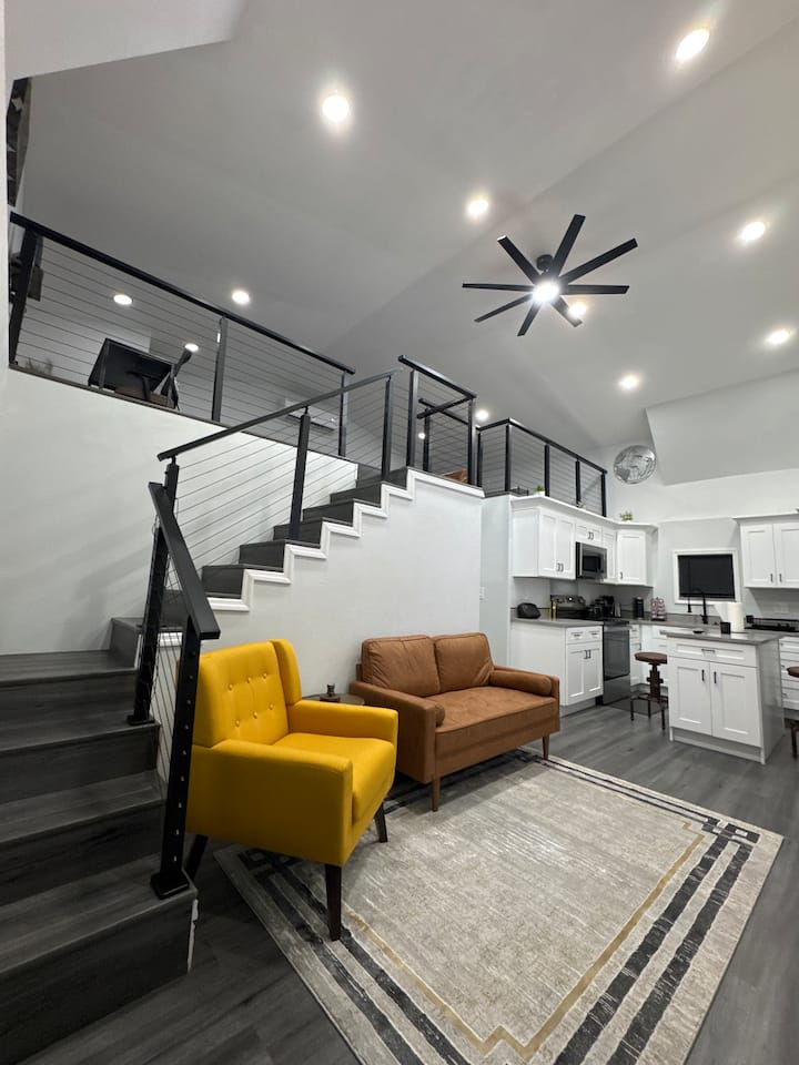 Modern Industrial Loft Unit - Tampa, FL