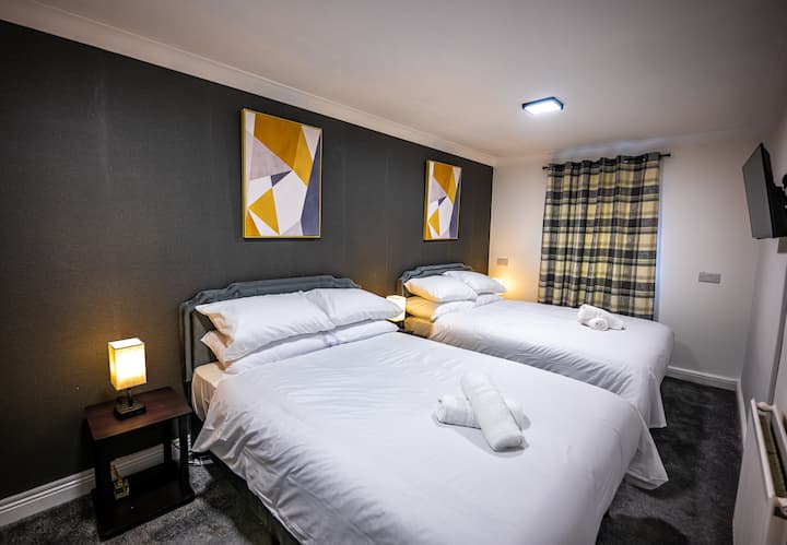 Spacious 5-bed House In Luton Near The Airport - Luton