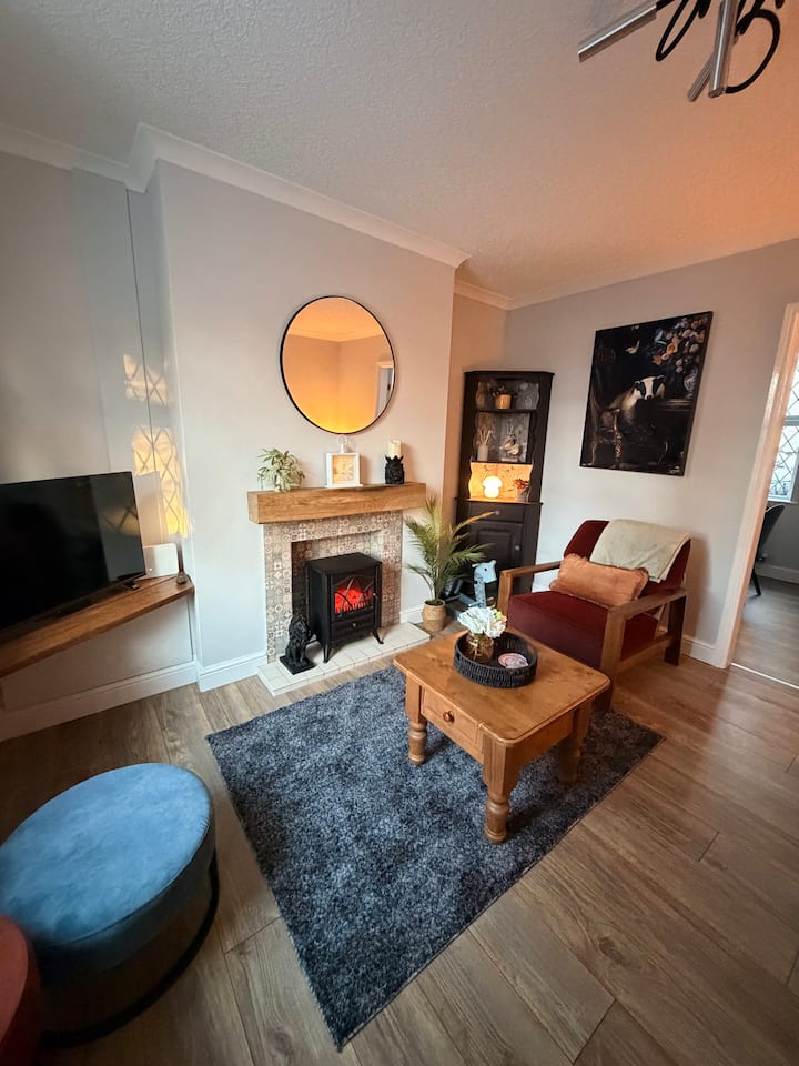 The Farthing, Unique Cosy Cottage Penkhull Village - Newcastle-under-Lyme