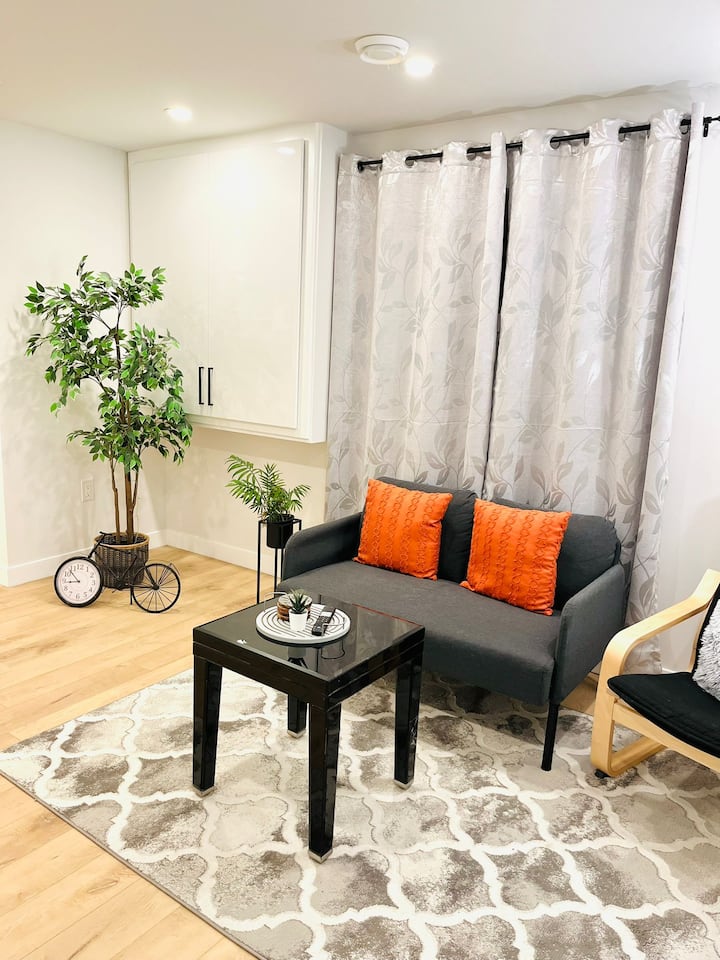 Cosy Basement Suite-free Parking, Easy Hwy Access - Winnipeg