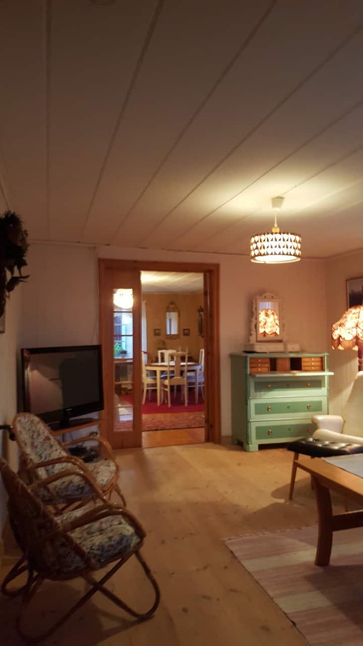 Falurött Hus På Landet - Enköping