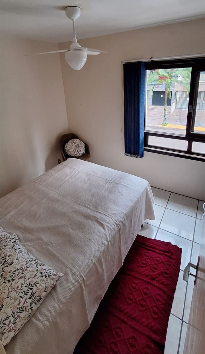 Apartamento A 500 M Da Praia, No Centro De Torres. - Torres