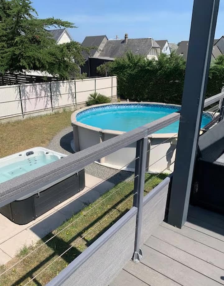 Maison En Bord De Mer Avec Piscine Et Jacuzzi - Hauteville-sur-Mer