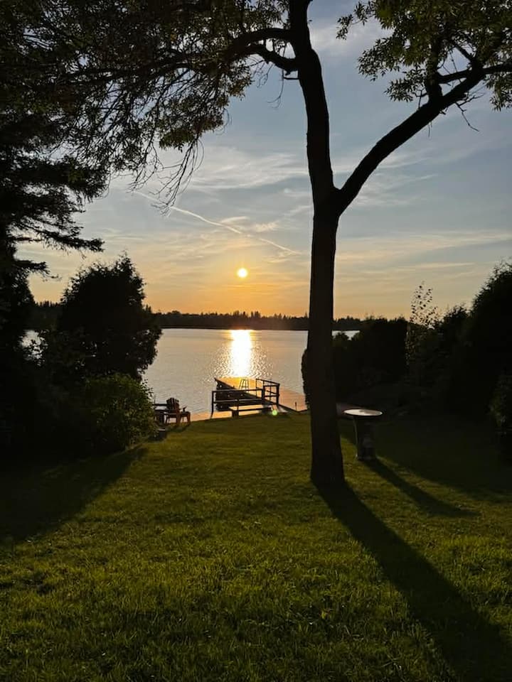 Chalet Chaleureux Au Bord Du Lac Saint-jean - Alma