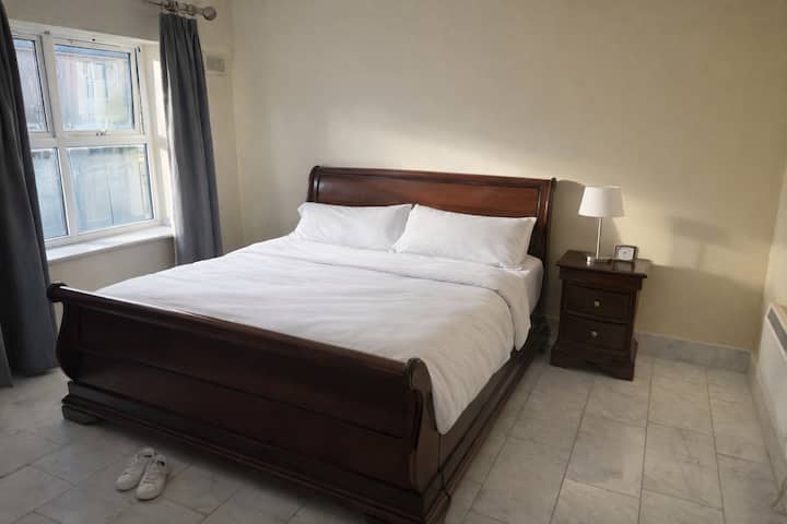 Large Central Apartment With King-size Bed - Dublin