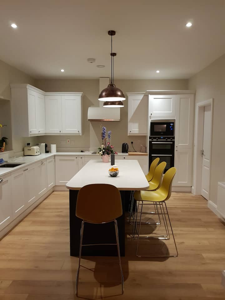 Peaceful Modern Family Home By The Sea - Wicklow