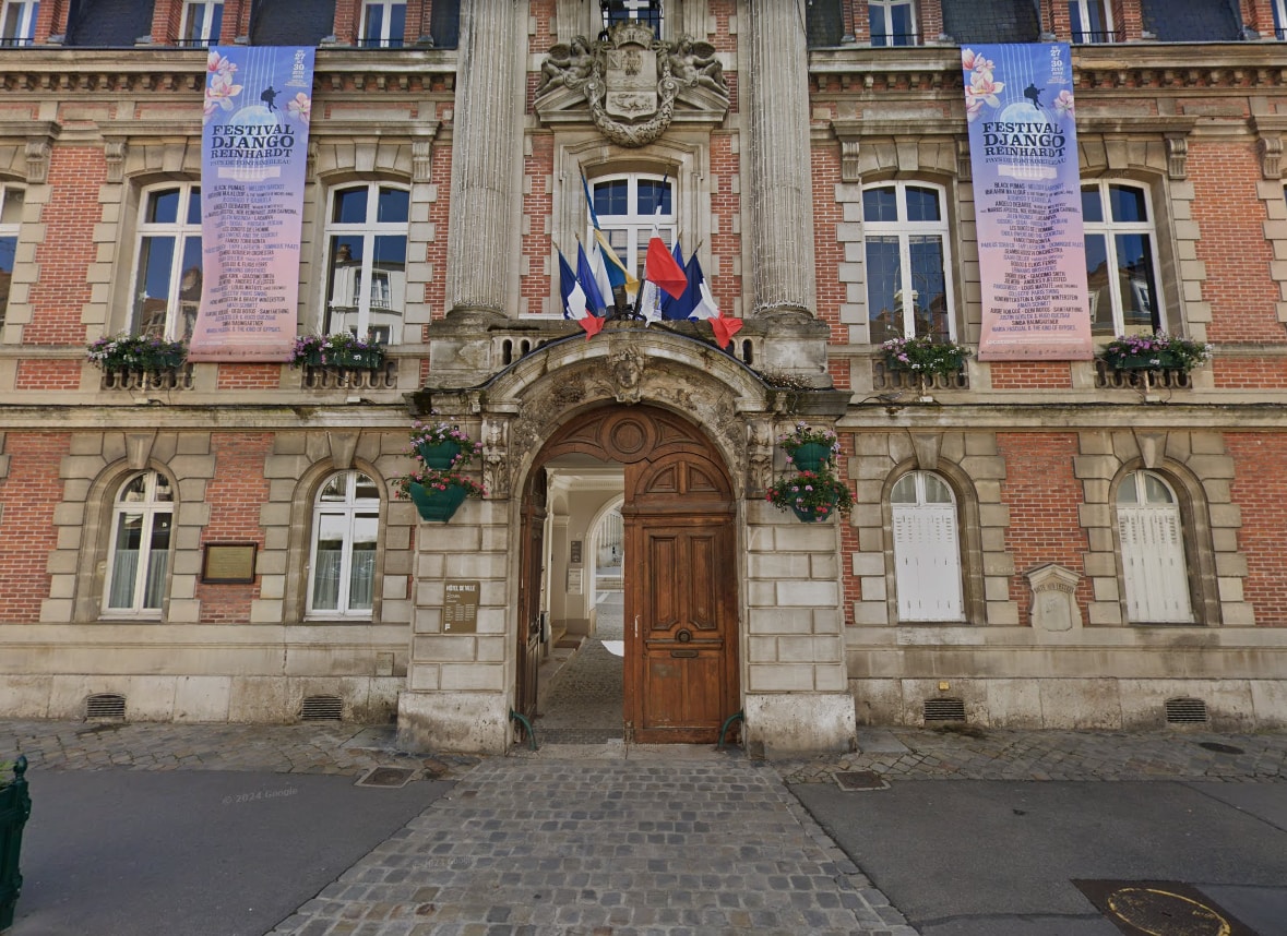 Bright apartment opposite City Hall - Apartments for Rent in ...