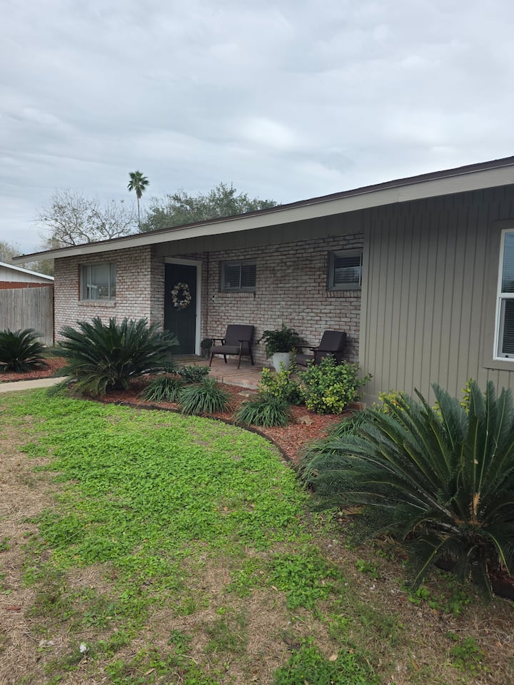 The Shipp House | Nautical Retreat - Harlingen