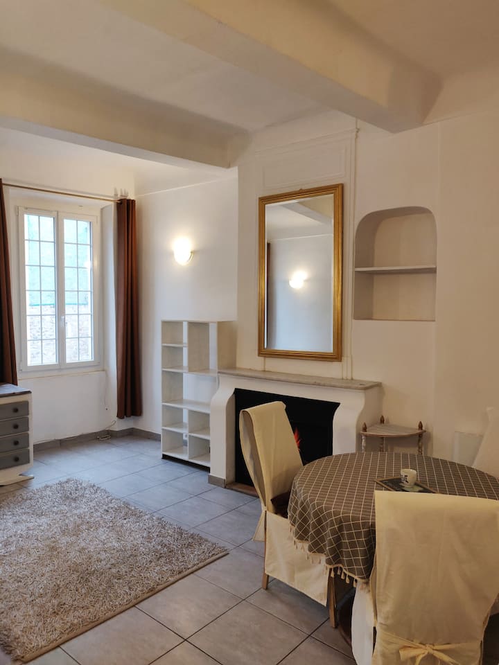 Appartement Spacieux Et Lumineux Pour 2 - Aups