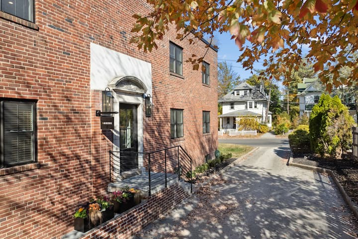 B2 @ Auberge - Bryn Mawr, PA