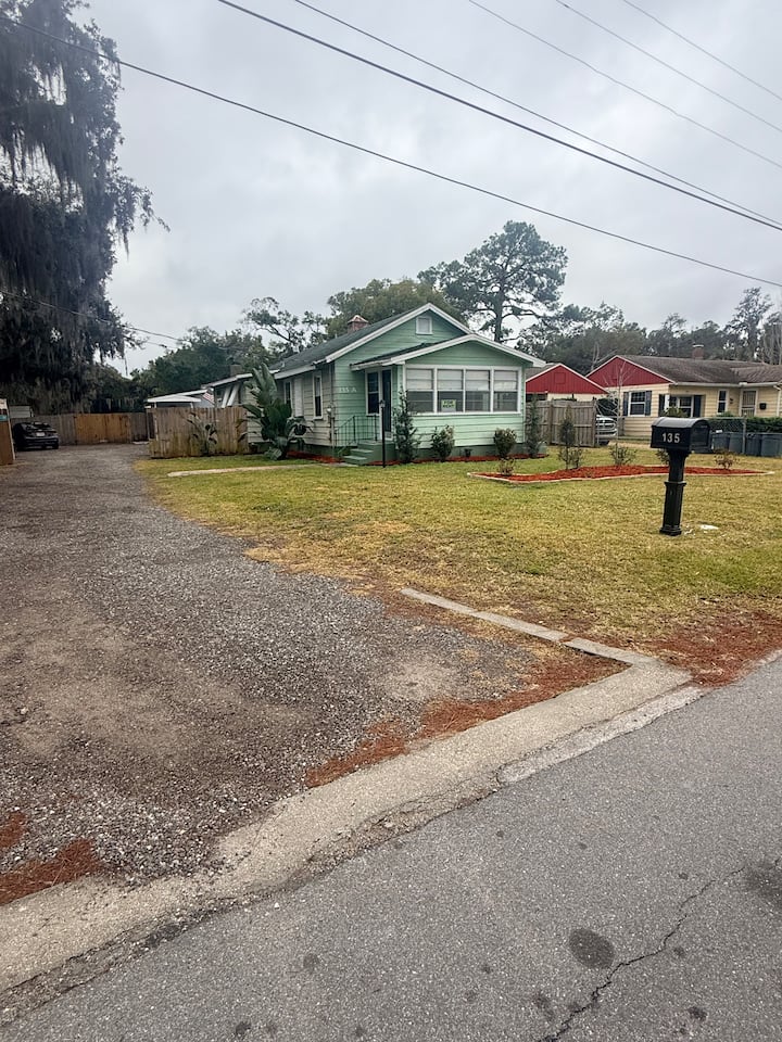 The River Breeze Retreat - Daytona Beach, FL