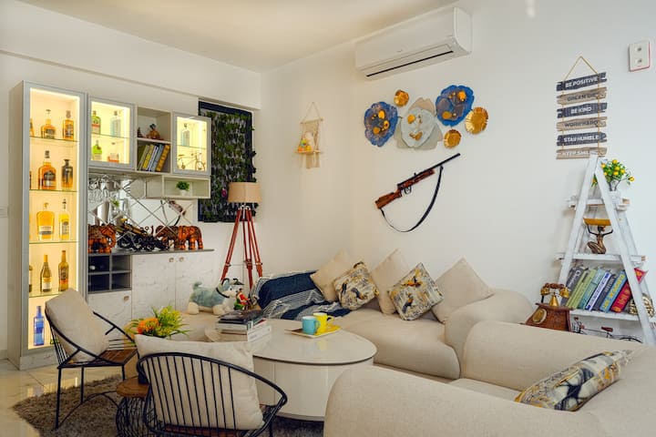 Cozy Retreat With Hills View Balcony A Luxury&stay - 