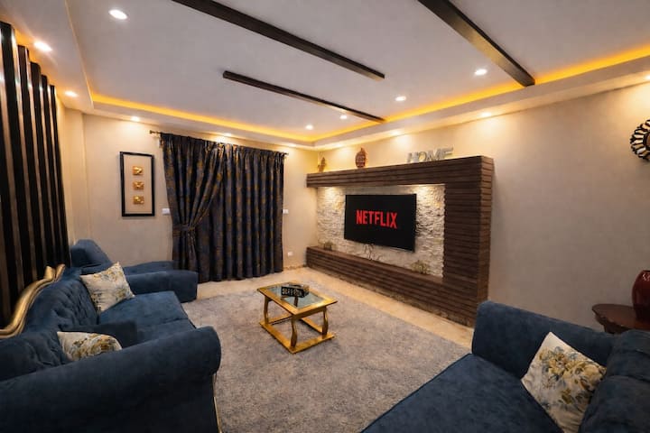 2br Apt Near Auc | Private Garden - Lake View, IA