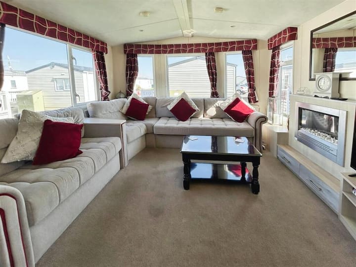 Seaview Holiday Park - 2 Bedroom Sleeps 6 - Herne Bay