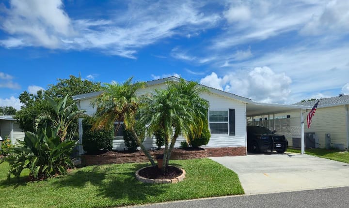Calm & Cozy, 3br Home | Kings, Lanai & Heated Pool - Lake Sawyer, Parrish