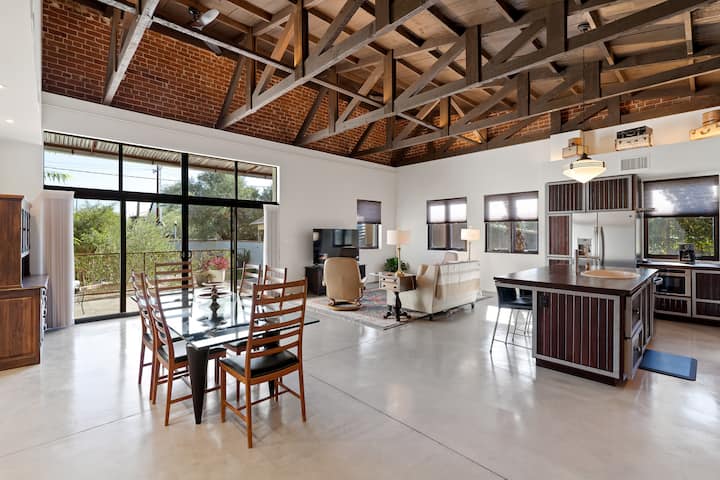 Brick & Beam Loft - Tucson, AZ