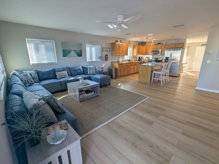 Beach Retreat - One Block To The Water! - Flagler Beach, FL