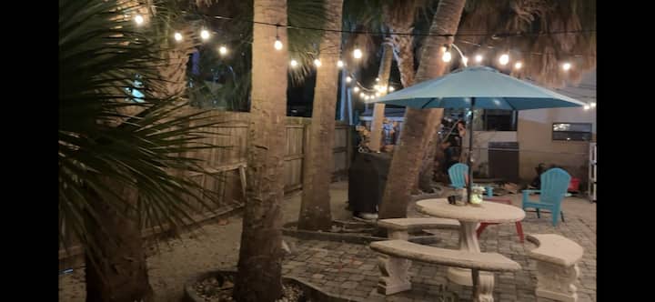 The Surfer - 1 Bedroom Suite - Cape Canaveral, FL