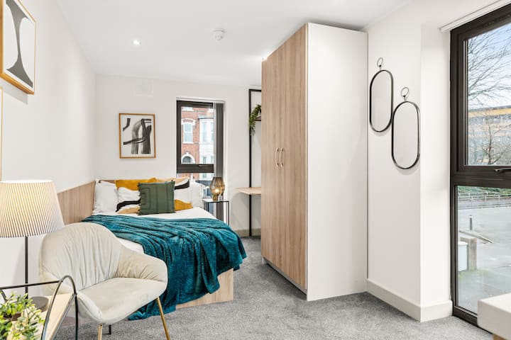 Wolverhampton Studio Close To Stadium & Shops - Wolverhampton