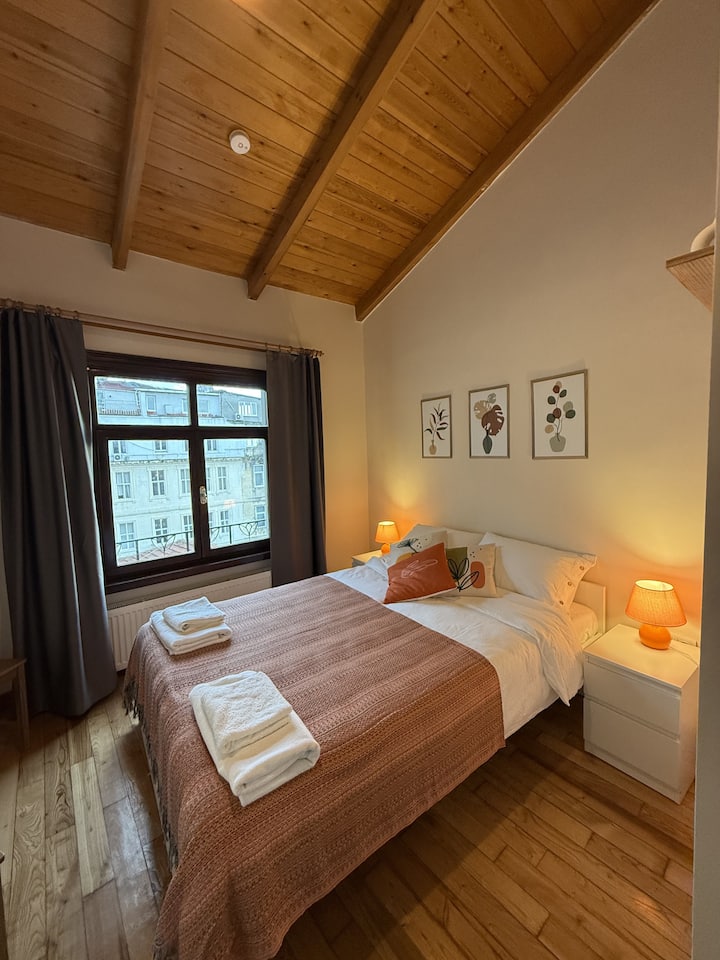 Elegant Duplex With Large Balcony - Istanbul