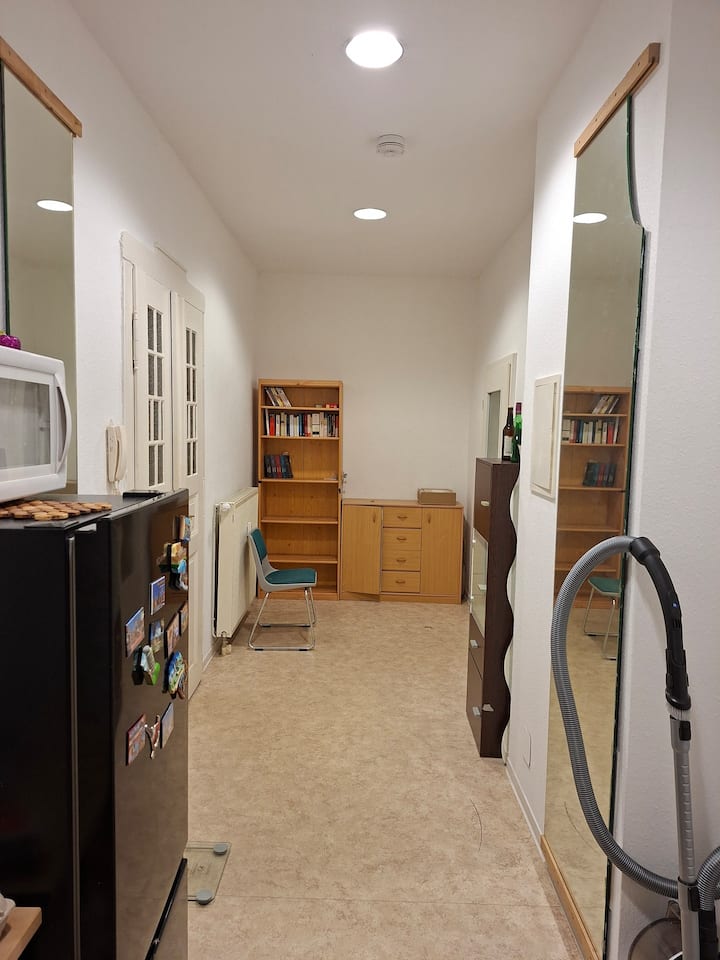 Budget-friendly Private Room  Short-term Stay - Leipzig