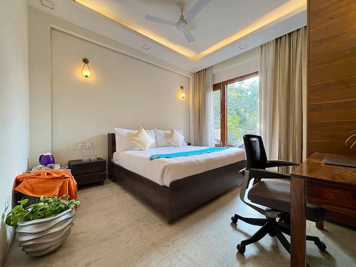 Luxury Green Apartment W/ Private Balcony Gurgaon - Gurgaon