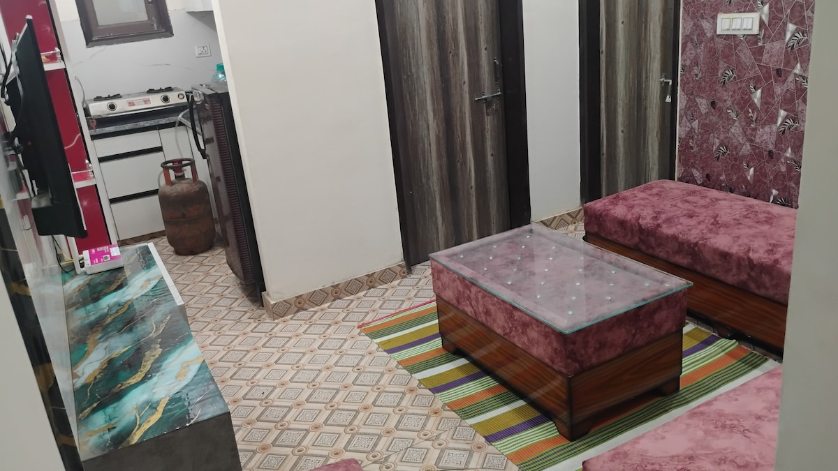 luxury flat with lift, kitchen, TV, fridge. - Apartments for Rent in ...