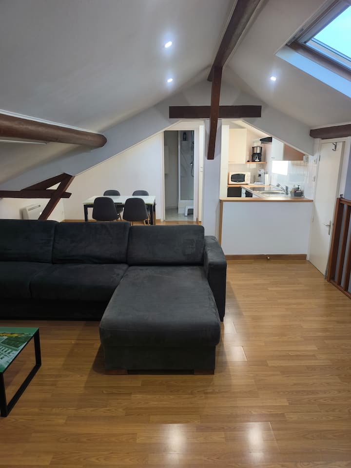 F2 Au Pied De La Gare - Châlons-en-Champagne