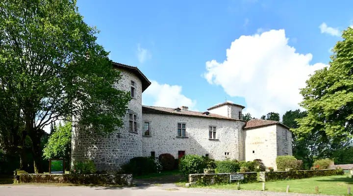 Suite Matrimoniale éLégante Au Château Des Ducs - Bellac