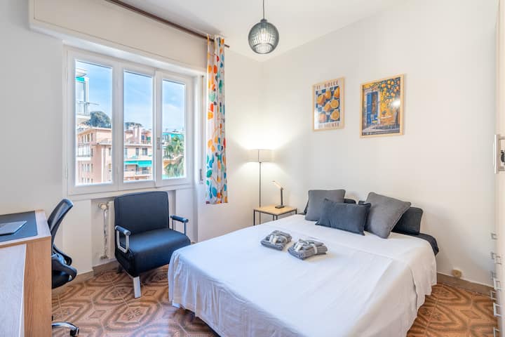 Sanremo - 10 Minuti A Piedi Dal Teatro Ariston - Liguria