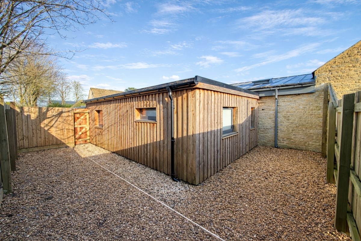 Cosy & Quaint Cotswold Home near Cirencester - Guest houses for Rent in ...