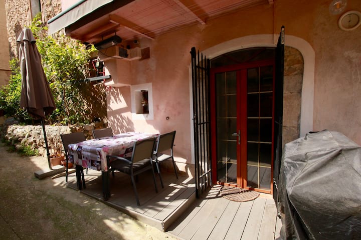 Cozy Studio In The Charming Old Part Of Le Cannet - Le Cannet