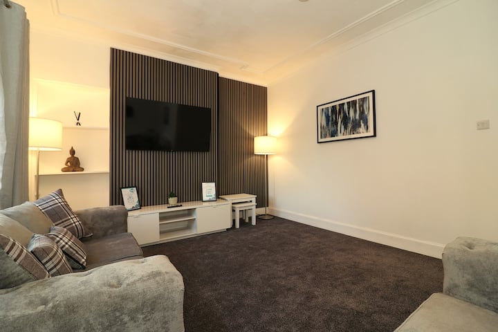 Newly Renovated 2br Cottage Flat - Stenhousemuir - Falkirk