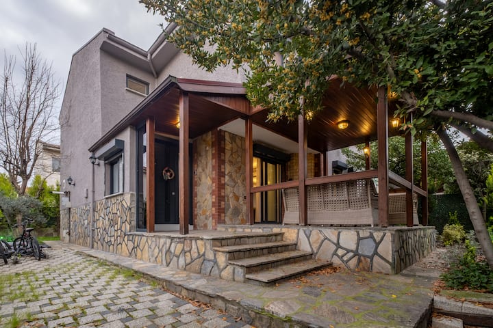 Bahçeli Lüks Villa  9 Kişi Kapasiteli Akıllı Ev - Bursa