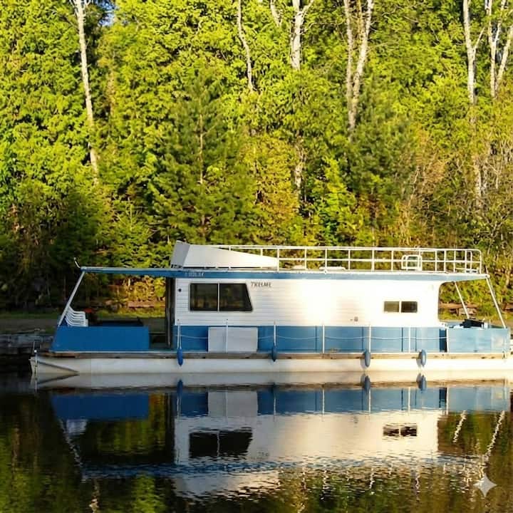 The Turtle Houseboat @ Timber Bay (35' Hb07) - North Bay, Embarrass