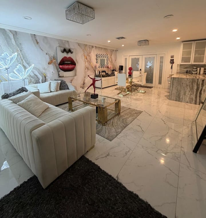 Room King W/bath/tv/wifi/ac/parking/gym/pool - Tamarac, FL