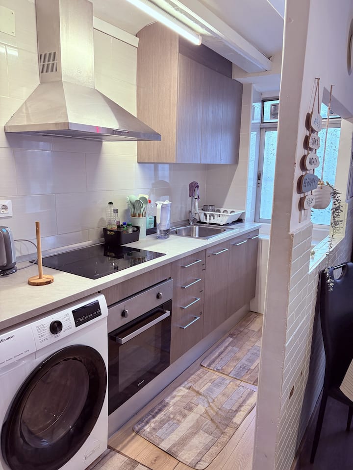 Superb 3bed Flat F/ 6 Near The Beach W/breakfast - Barcelona