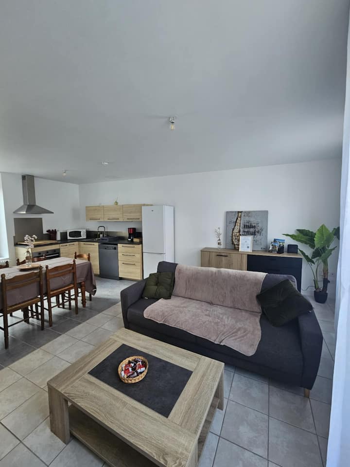 Maison Cosy Avec Cour + Annexe • Animaux Acceptés - Saint-Amand-Montrond